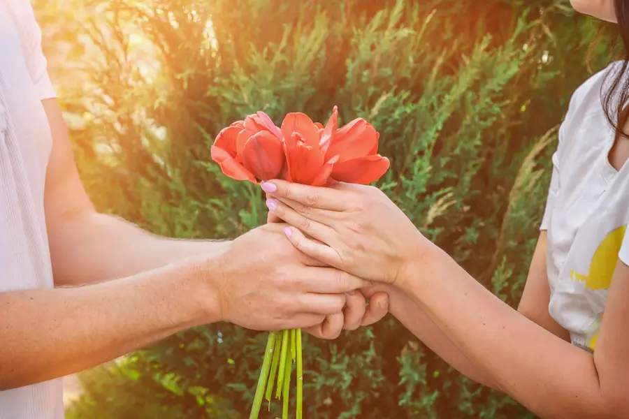 Expressing Sentiment With Flowers - Radgor