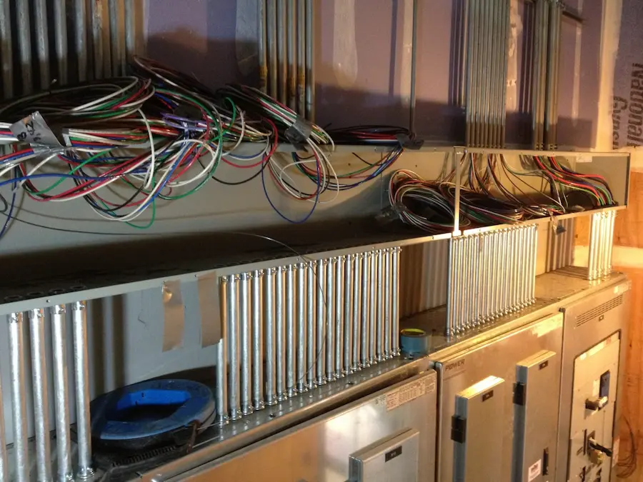 Why Low Voltage Wiring Is Essential For Modern Business Infrastructure - Radgor